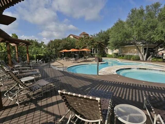 2br Don't Miss Out! Save $1800 Today Only on Unbelievably Popular 1BR!
