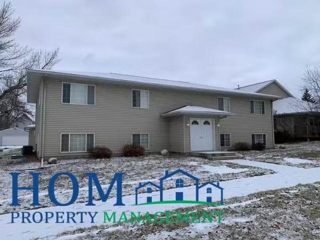 2BR in St Peter Available 7/1 408 Broadway Ave #1