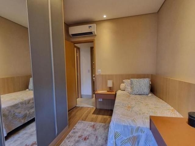 2dorm com suite, varanda gourmet e lazer completo uma quadra da praia
