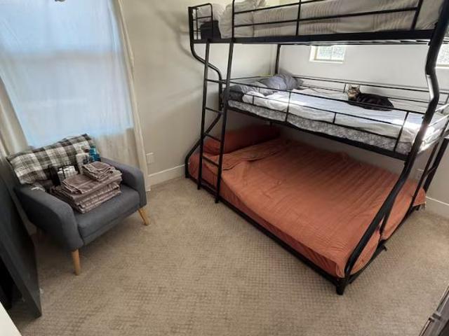 2nd floor room with Shared Bathroom