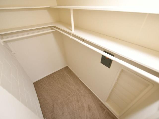 2p008 Lake View East 1 Bedroom Apartment for Rent at 1738 4th Ave, Oakland, CA 94606 Merritt