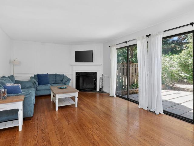 2s742 avenue orleans