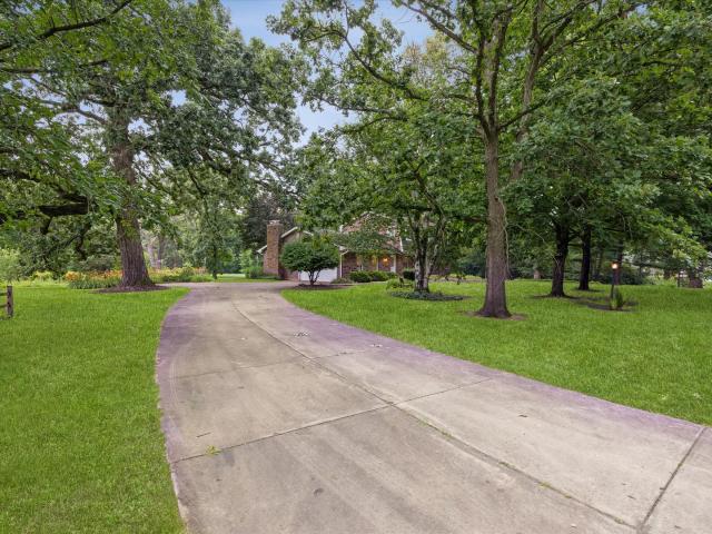 2s730 White Oak Lane