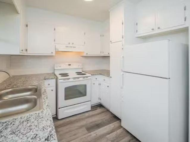 2x1 [2nd Floor, Corner, Renovated] Cliff Terrace