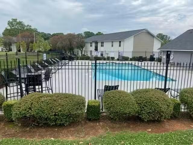 2x1 Designer Mauldin Meadows