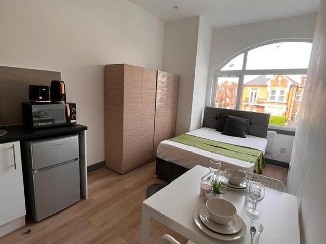 ✨ 2X Studio Flats to Let in Streatham