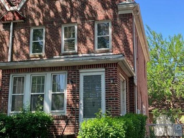 33 42 87 St, Jackson Heights, NY 11372