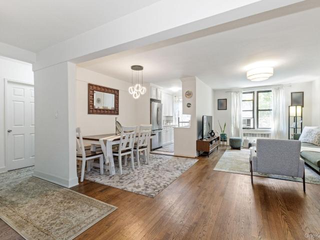 33 45 94th Street 4H