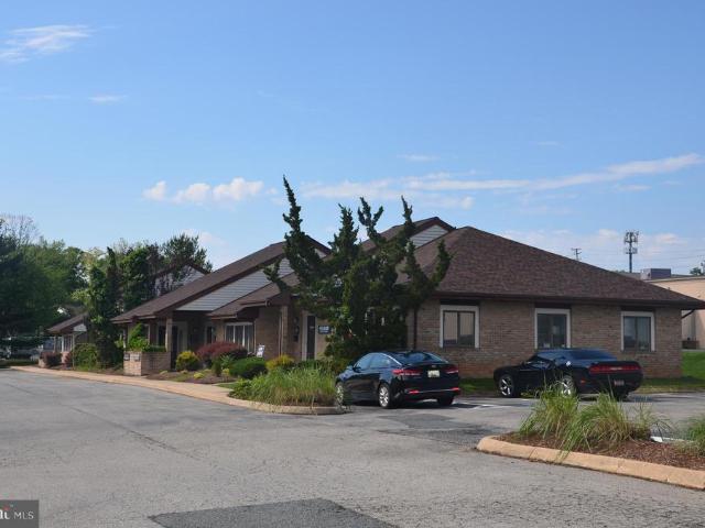 33 59 Kensington Parkway