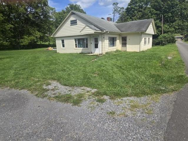 33 5th St, Bland, VA 24315