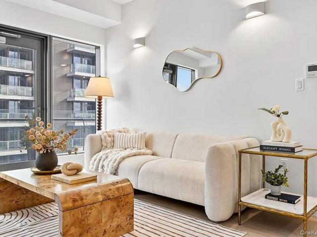 33 71 Prince St Unit 14D, Flushing, NY 11354