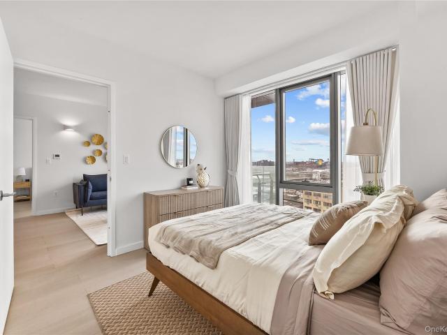 33 71 Prince Street, Unit 14H