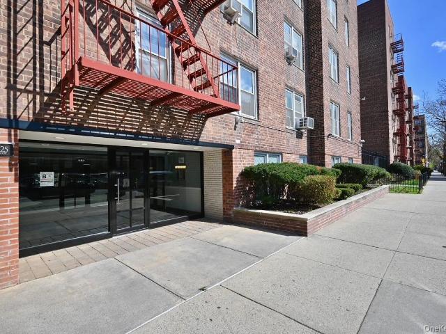 33 25 90th Street, Unit 5D | Compass