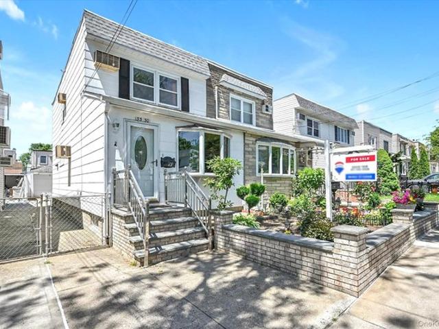 33 30 rd St, Bayside, NY 11361