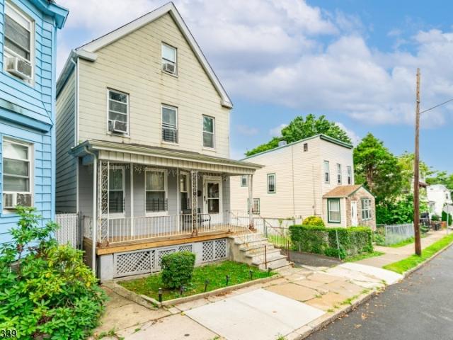 33 35 Grove Ter