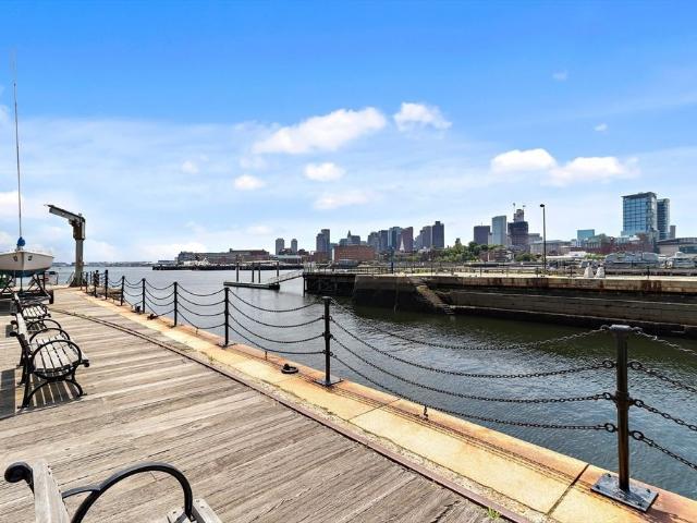 33 3rd Avenue Unit U202, Boston, US, MA