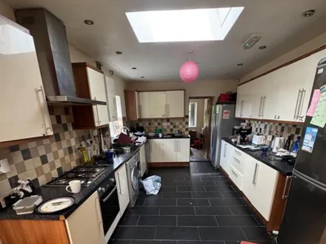 33 Teignmouth Road, Stirchley, B29 7BA, United Kingdom | 5 bed house for rent #168041306 | Rentberry