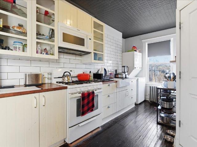33 Thorne St # 4