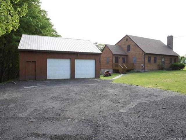 33 Tinker Pond Rd, Bolton, CT 06043