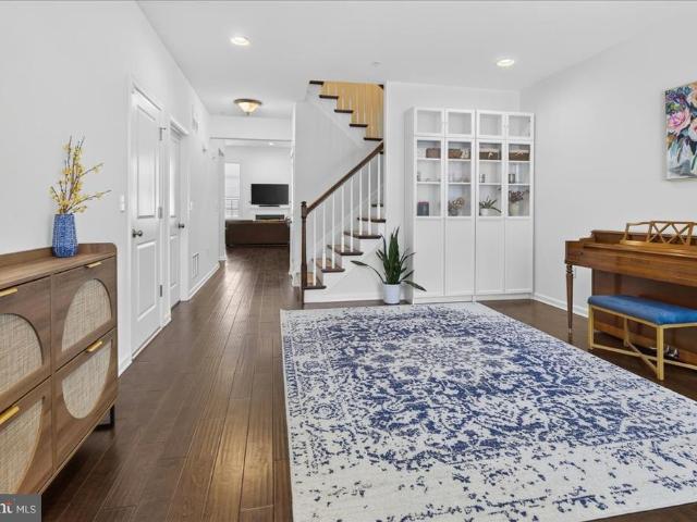 33 Tucker Way