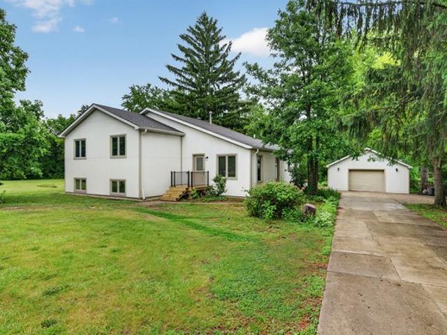 33 Valewood Rd, West Chicago, IL 60185