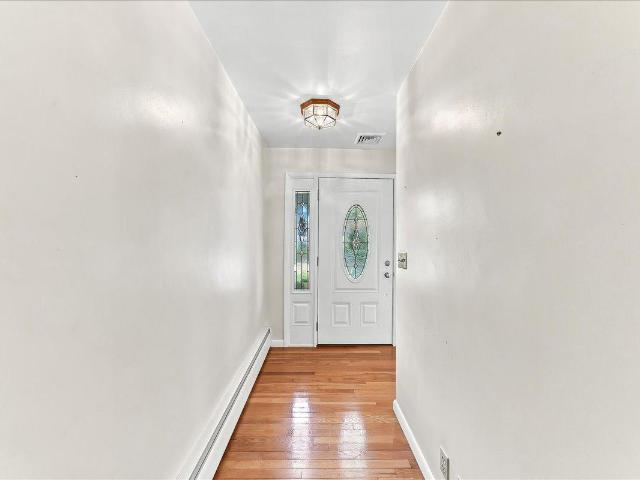 33 Vaux Lane