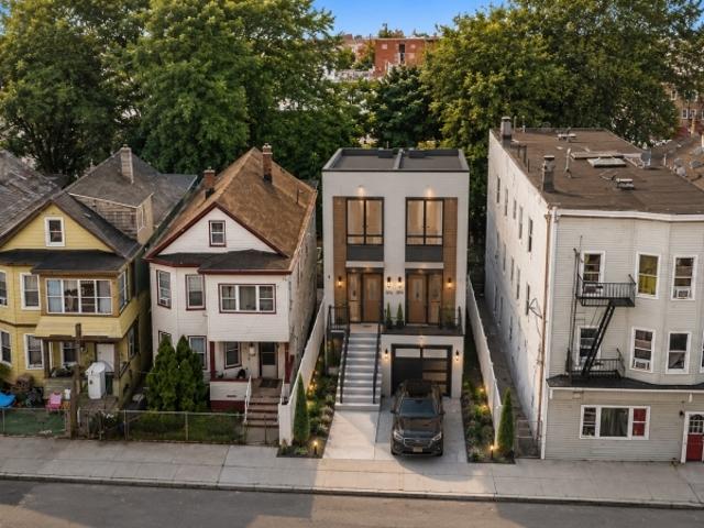 33 Vreeland Ave