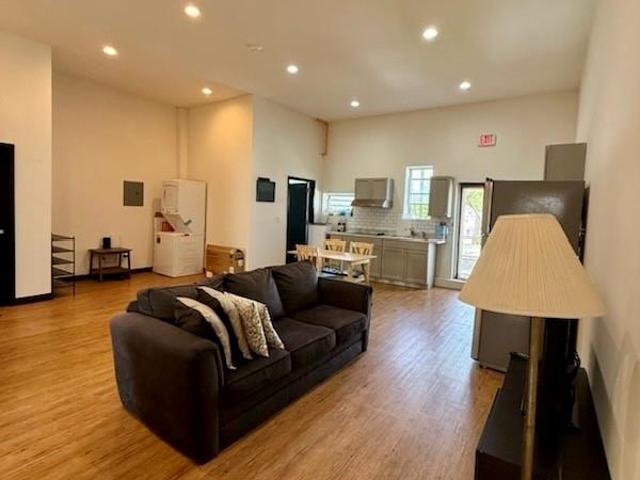33 W Market Street 2A