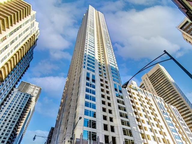 33 W Ontario St Apt 56G, Chicago, IL 60654