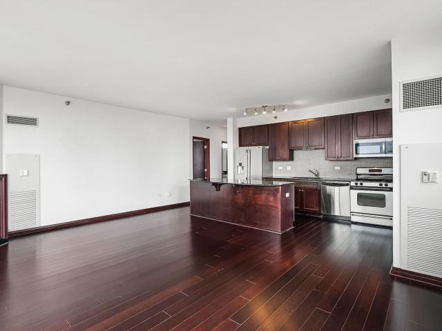 33 W Ontario Street # 42ES