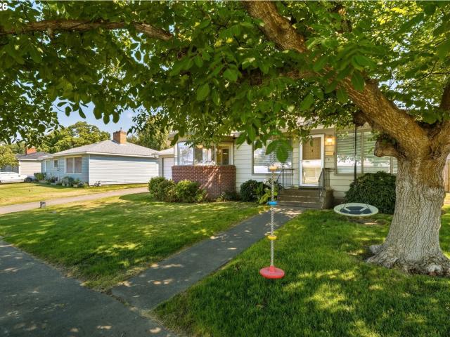 33 w cedar dr