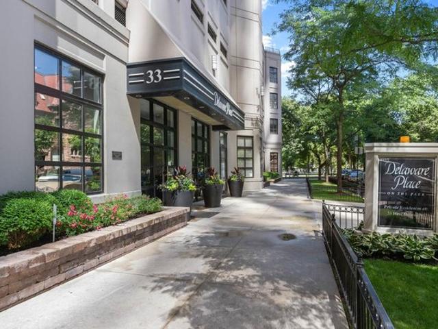 33 W Delaware Pl Apt 22H, Chicago, IL 60610