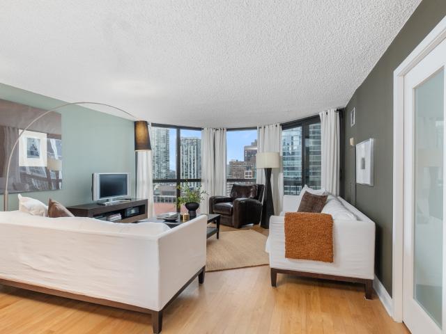 33 W Delaware Place # 18H