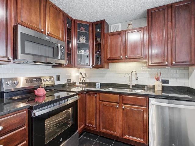 33 W Delaware Place # 22H