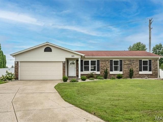33 W Garden Walk Dr, Saint Peters, MO 63376