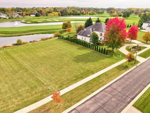 33 W Grove Ct, Freeland, MI 48623