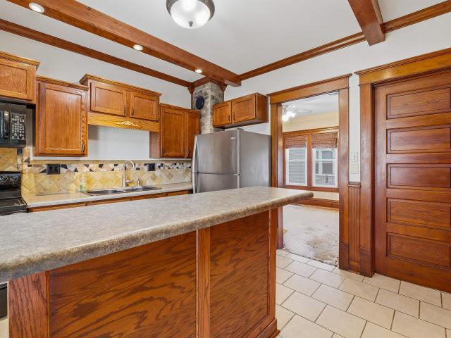 33 W 13TH Street