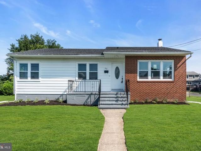 33 W 2nd St, Burlington, NJ 08016