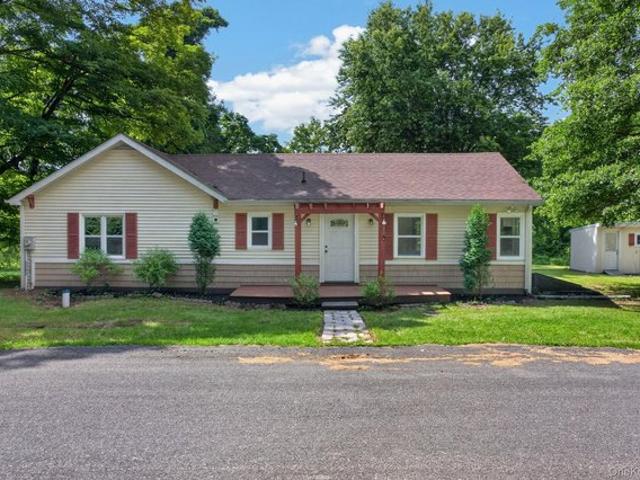 33 Warren Myer Rd, Saugerties, NY 12477