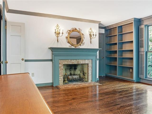 33 Whittakers Mill RD