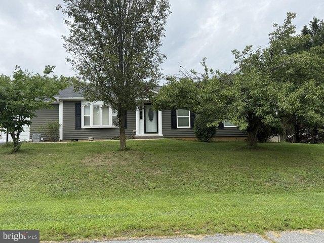 33 Whirlwind Dr, Martinsburg, WV 25404