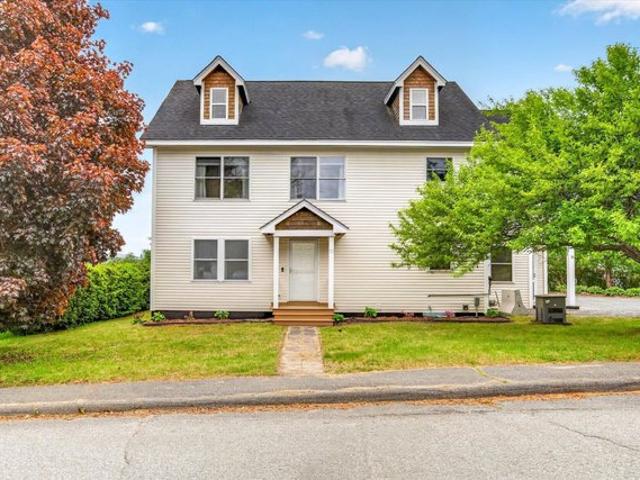 33 Acorn St, Hartford, VT 05001