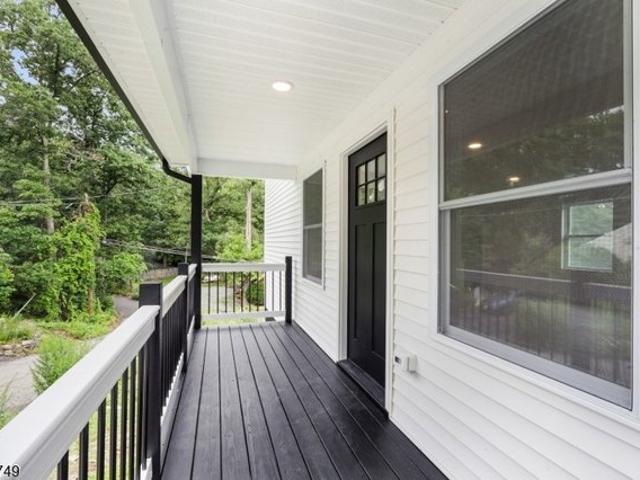 33 Allamuchy Trl, Byram Township, NJ 07821
