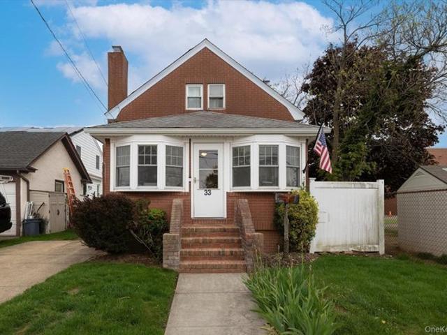 33 Althouse Ave, East Rockaway, NY 11518