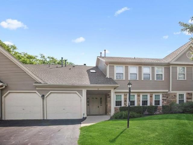 33 Ashburn Ct Unit B, Schaumburg, IL 60193