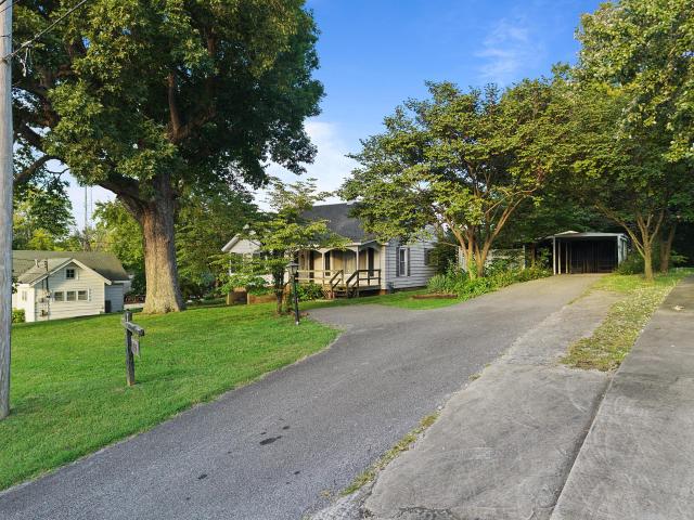 33 Aspen Street