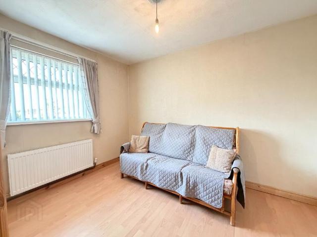 33 Ardnamaine, Cullybackey, Ballymena, BT42 1SY