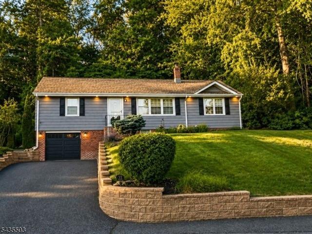 33 Avondale Rd, Denville, NJ 07834