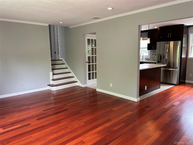 33 Ava Dr, Syosset, NY 11791 | MLS #993156 | Compass