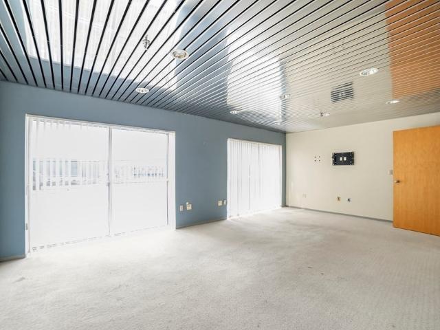 33 Bassett Ln
